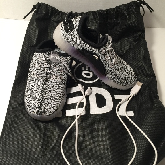 Ledz | Shoes | Ledz Light Up Shoe Size 3 Kids Girls Black White | Poshmark